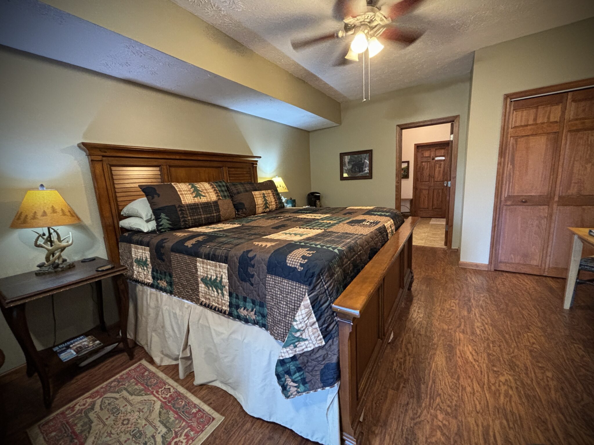 Campbell Mountain Suite - Long Mountain Lodge